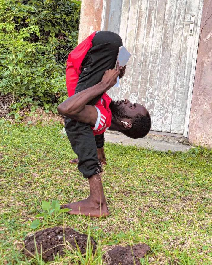 Meet The Most Flexible Man In The World - Hot Fm Ghana